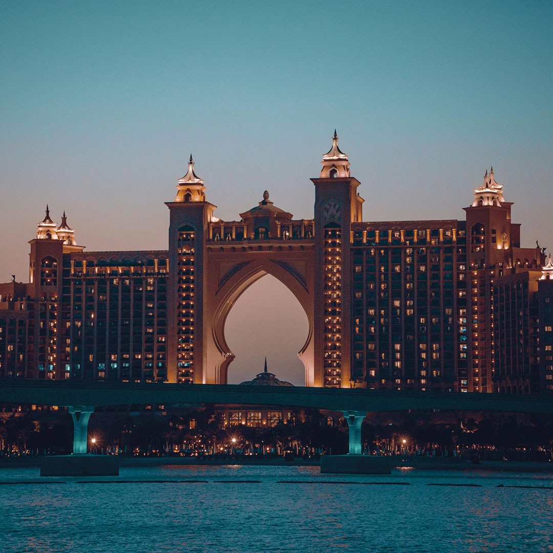 The Atlantis Hotel Construction - Using GRC in Architecture